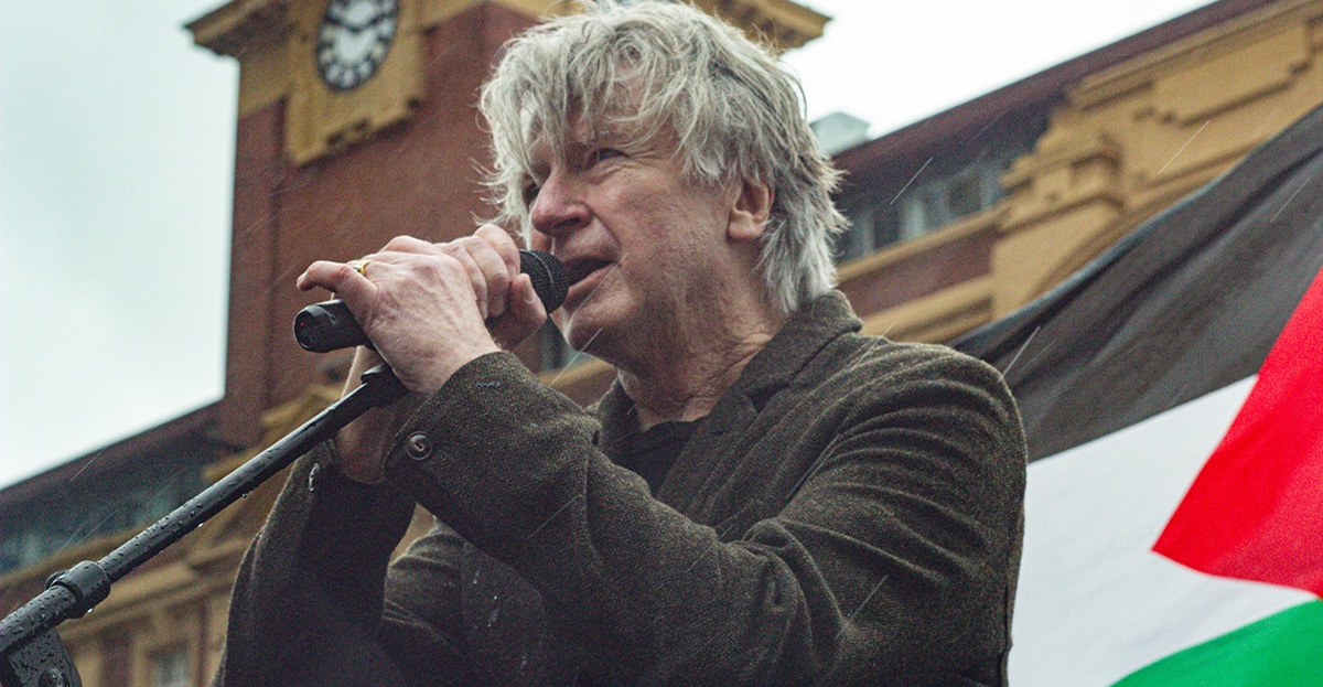 Crowded House Frontman Neil Finn Sings at Anti-Israel Rally - Radical ...