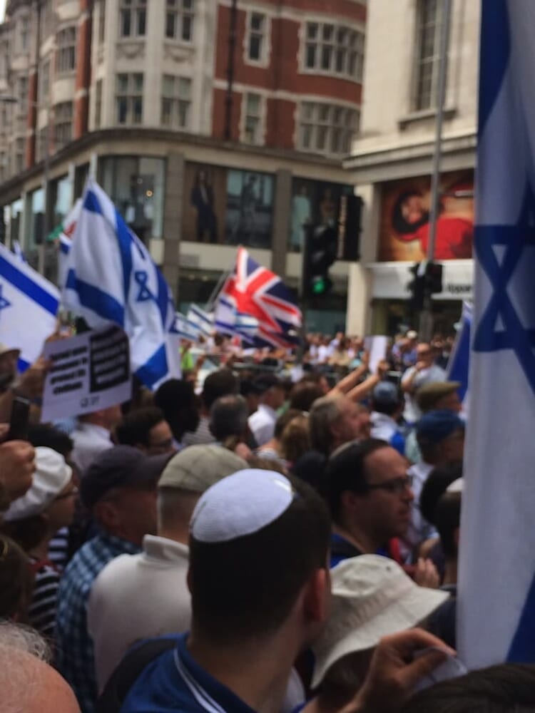 Large Pro-Israel Rally In Kensington London - Israellycool